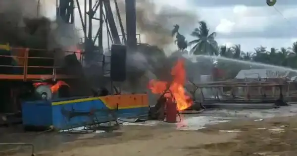 Sumur Minyak Pertamina Field Rantau Terbakar