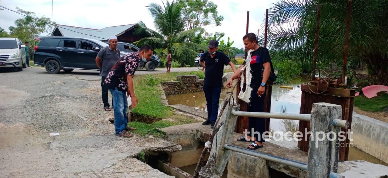 Jembatan Dagang Setia Rusak Parah, Bupati Mursil Perintahkan Kadis PUPR Segera Tangani