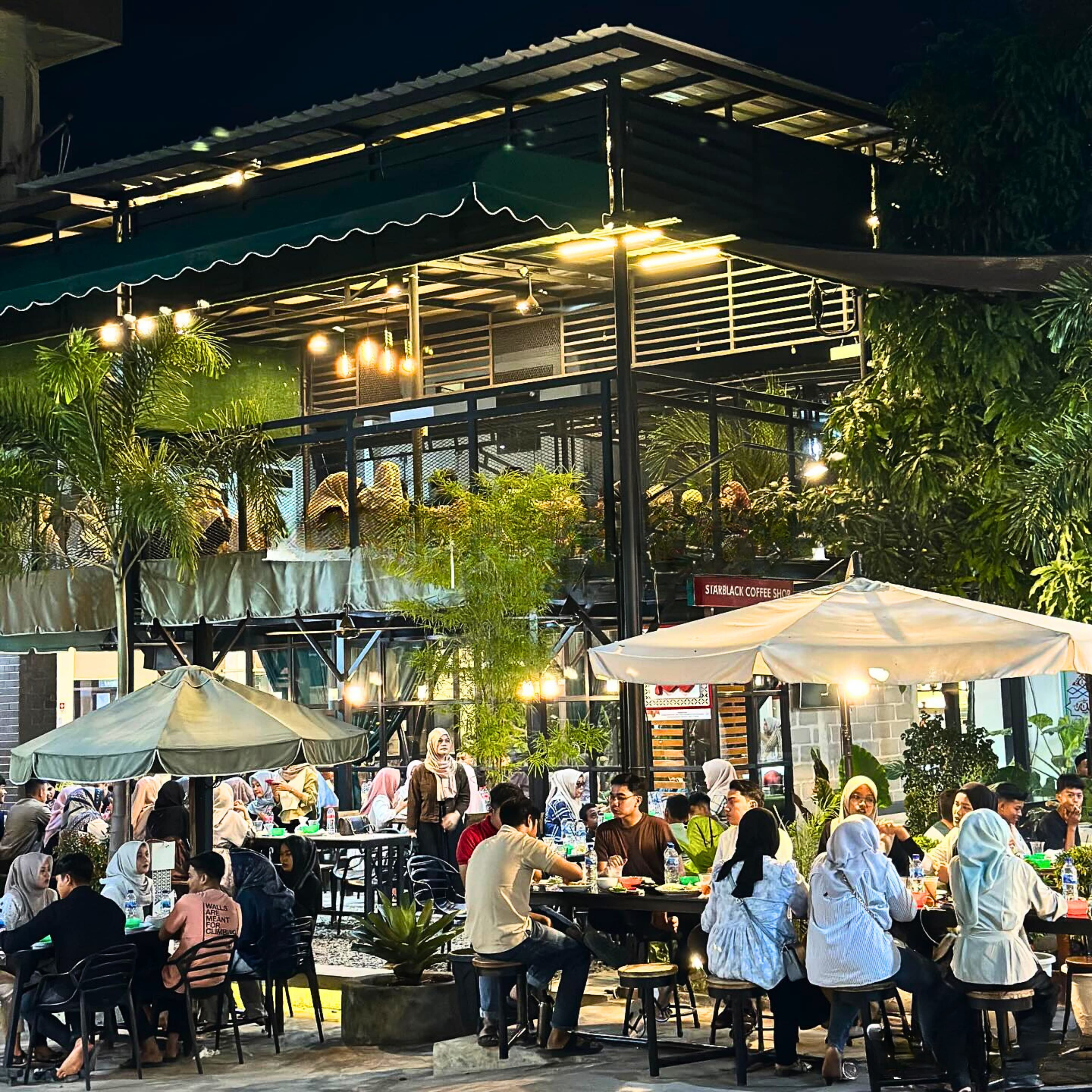 Starblack Premium Coffee, Pionir Warkop Modern dengan Inovasi dan ...