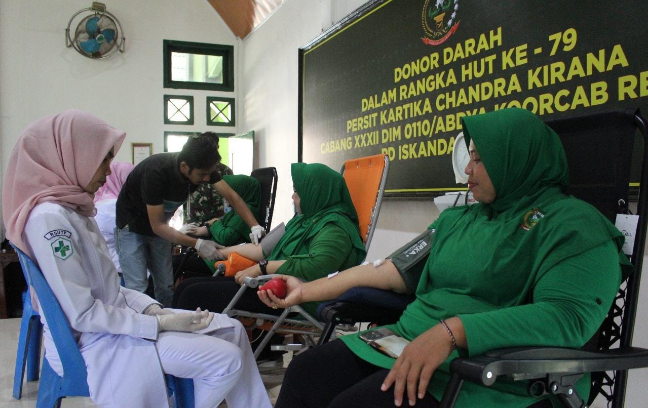 HUT Persit ke-79, Persit Kodim Abdya Gelar Donor Darah dan Pengobatan Massal Gratis